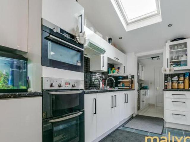 Pembroke Road, Mitcham, 4 Bedroom Semi detached