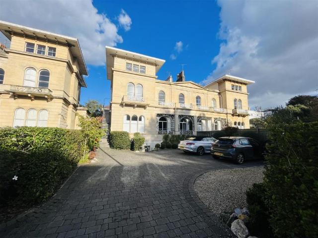 Pembroke Road, Clifton, BS8 2 bed flat to rent £1,700 pcm £392 pw