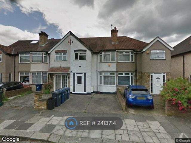 Pembroke Road, Greenford UB6, 1 bed maisonette to rent, £1,500 pcm | PrimeLocation