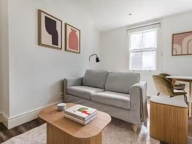 Pembroke Road, Kensington 2 Bedroom 1 Bath