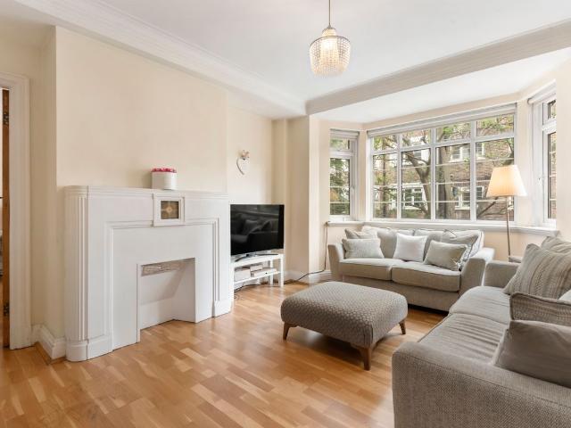 Pembroke Road, Kensington, London W8, 1 bed flat to rent, £2,600 pcm | PrimeLocation