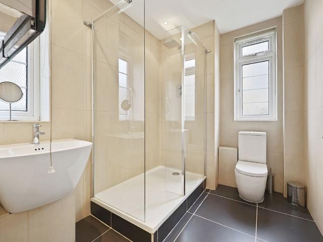 Pembroke Road, Kensington, London W8, 1 bed flat to rent, £2,817 pcm | PrimeLocation