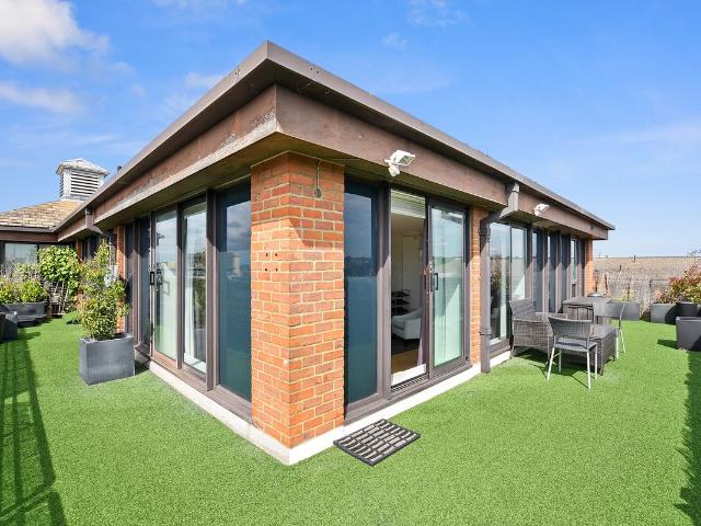 Pembroke Road, Kensington, London W8, 2 bed flat to rent, £5,000 pcm | PrimeLocation