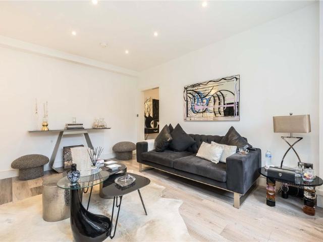 Pembroke Road, Kensington, W8, London