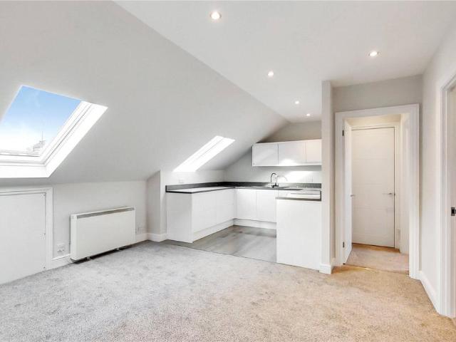 Pembroke Road, London, N10 1 bed apartment to rent £1,295 pcm £299 pw