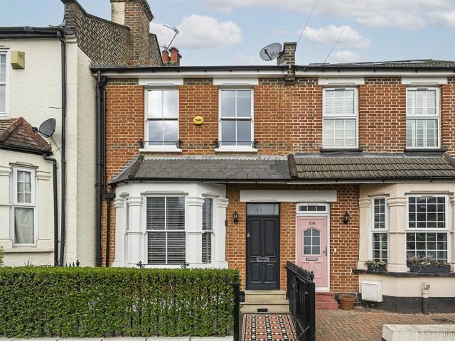 Pembroke Road London N10 4 bed terraced house to rent £5,000 pcm £1,154 pw