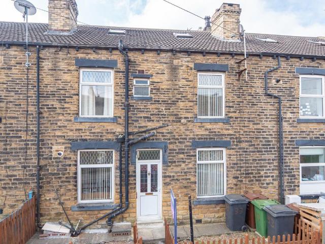 Pembroke Road, Pudsey LS28, 4 bed terraced house to rent, £1,200 pcm | PrimeLocation