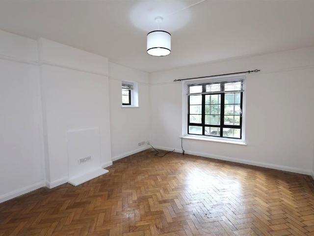 Pembroke Road, Sevenoaks TN13, 1 bed flat to rent, £1,295 pcm | PrimeLocation