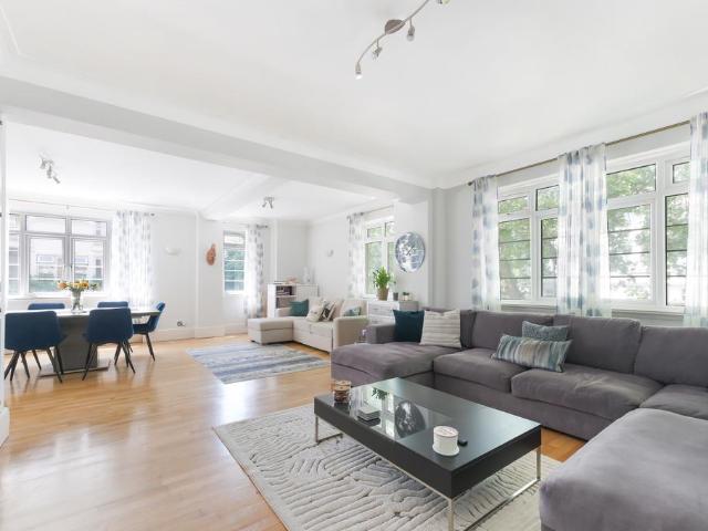 Pembroke Road, W8 3 bed property to rent £6,000 pcm £1,385 pw