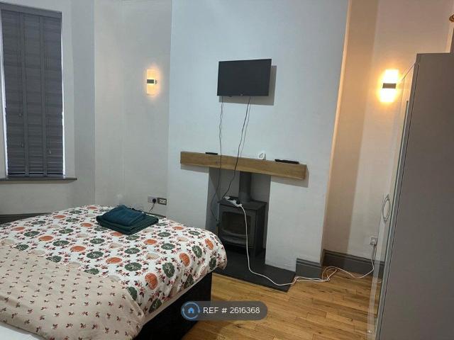Pembroke St, Salford M6, Room to rent, £500 pcm | PrimeLocation