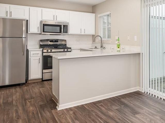 Pembrook Club Apartment Homes 2 Bedroom Apartment for Rent at 5389 Lezlie Ln, Gurnee, IL 60031 The Pines