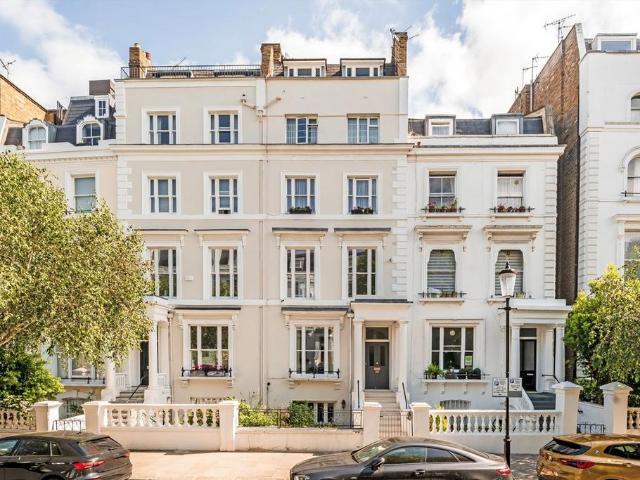 Pembridge Crescent, London W11 1 bed flat to rent £3,700 pcm £854 pw