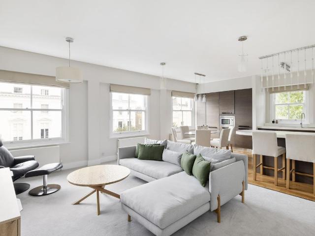 Pembridge Crescent, Notting Hill W11, 2 bed flat to rent, £5,633 pcm | PrimeLocation