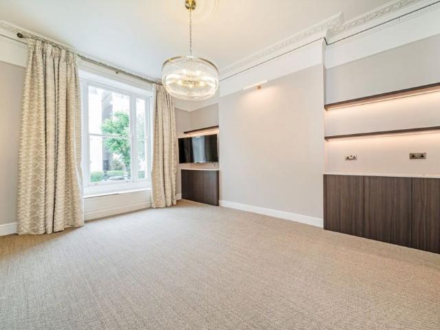 Pembridge Crescent, W11, London