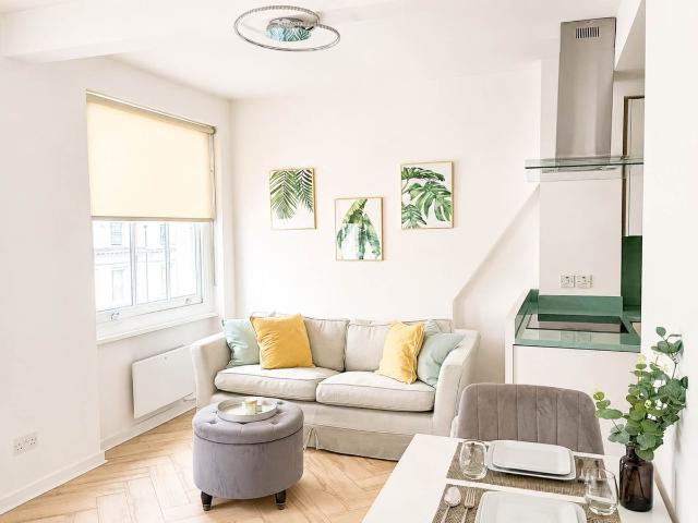 Pembridge Gardens, London W2, 1 bed flat to rent, £3,250 pcm | PrimeLocation