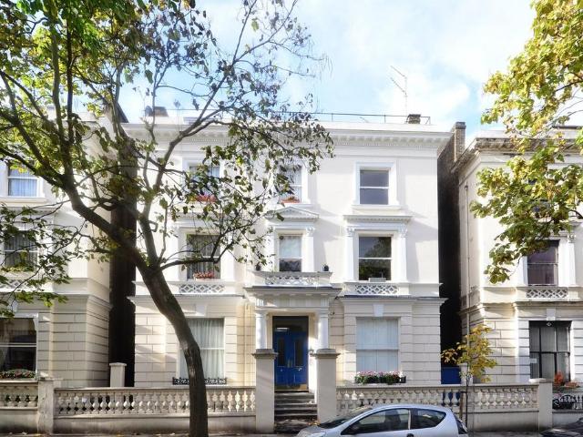 Pembridge Gardens, Notting Hill. 1 bed flat to rent £2,701 pcm £623 pw