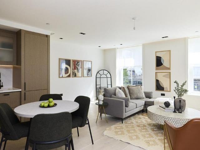 Pembridge Gardens, Notting Hill. 2 bed flat to rent £6,000 pcm £1,385 pw