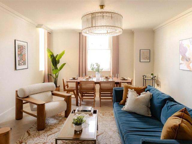Pembridge Gardens, Notting Hill. 4 bed apartment to rent £15,167 pcm £3,500 pw