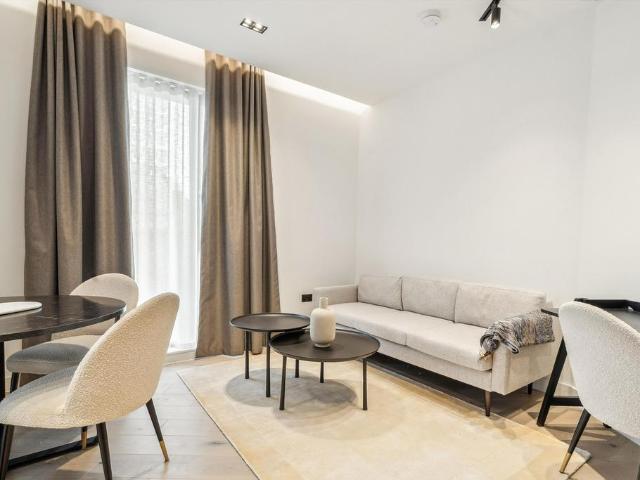 Pembridge Gardens, Notting Hill Gate. 1 bed flat to rent £3,142 pcm £725 pw
