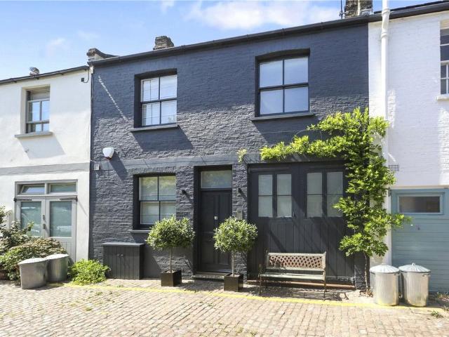 Pembridge Mews, London, W11 3 bed terraced house to rent £14,083 pcm £3,250 pw
