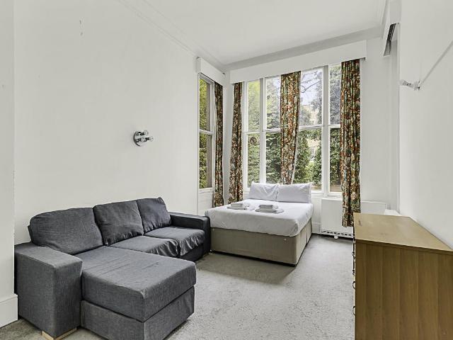 Pembridge Square, London W2, Studio to rent, £1,650 pcm | PrimeLocation