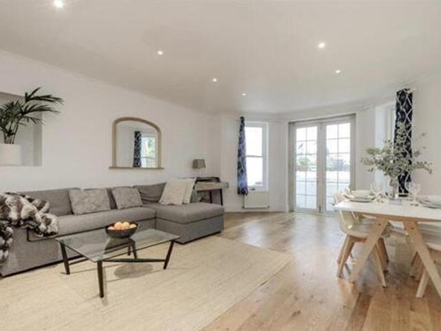 Pembridge Square, London, 1 Bedroom Flat