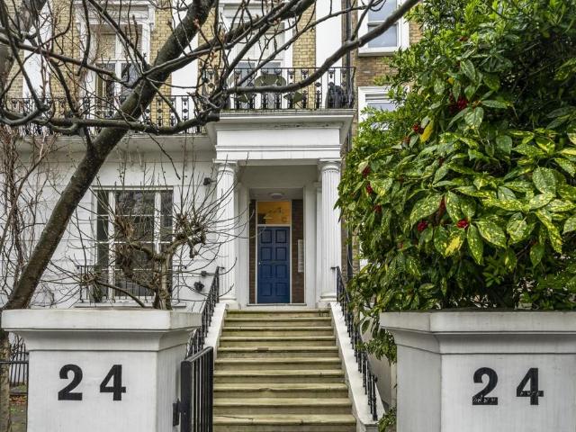 Pembridge Villas London W11 2 bed flat to rent £4,766 pcm £1,100 pw
