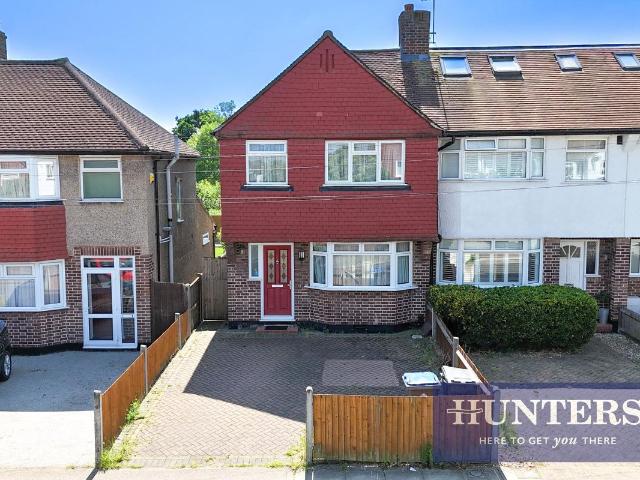 Pembury Avenue, Worcester Park KT4, 3 bed end terrace house to rent, £2,350 pcm | PrimeLocation