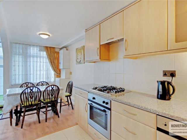 Pembury Road, London, N17 2 bed apartment to rent £2,000 pcm £462 pw