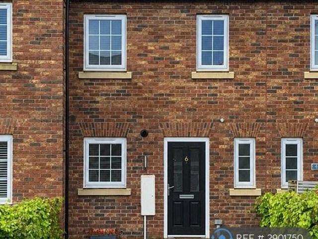 Pentagon Way, Wetherby, LS22 2 bed terraced house to rent £1,325 pcm £306 pw