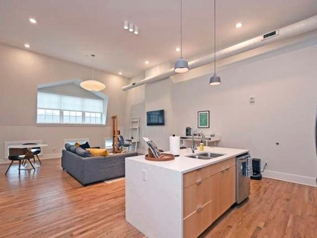Penthouse condo