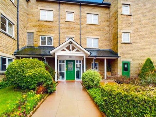 Penthouse Apartment, Spruce Avenue, 2 Bedroom Apartment
