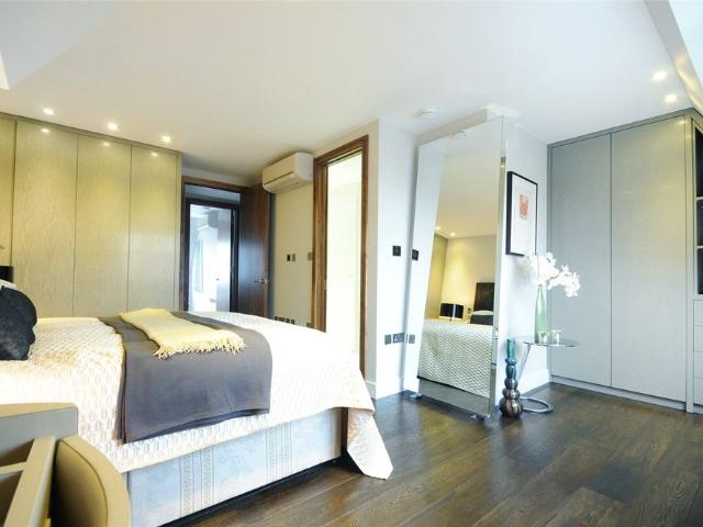 Penthouse, Boydell Court, St. Johns Wood Park, NW8 6NH