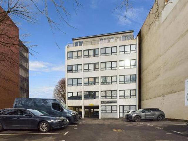 Penthouse, Kingston House, 2 Bedroom Flat