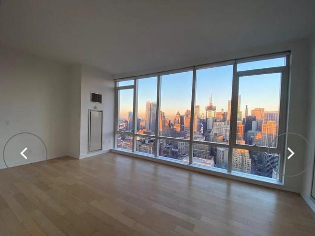 Penthouse Master Bedroom weekly rental sep1 14