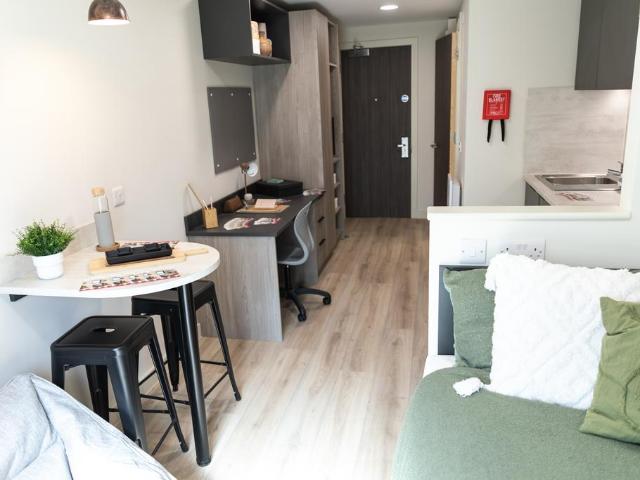 Penthouse Studio at Stanley Studios. Studio to rent £1,083 pcm £250 pw