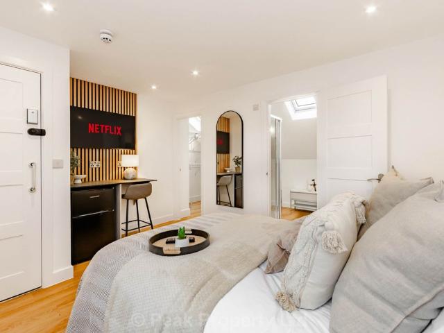 Penthouse Suite, Heygate Avenue, Southend On Sea SS1, 7 bed shared accommodation to rent, £950 pcm | PrimeLocation