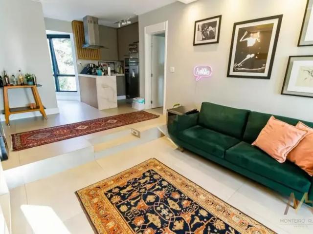 Penthouse reformado de 80mts com suite e varanda ampla