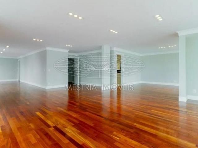 Penthouse totalmente reformada | Com 381 m² | Próxima ao Shopping e à Praça Buenos Aires!