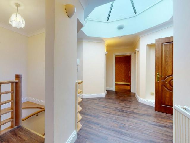 Penthouse to rent on