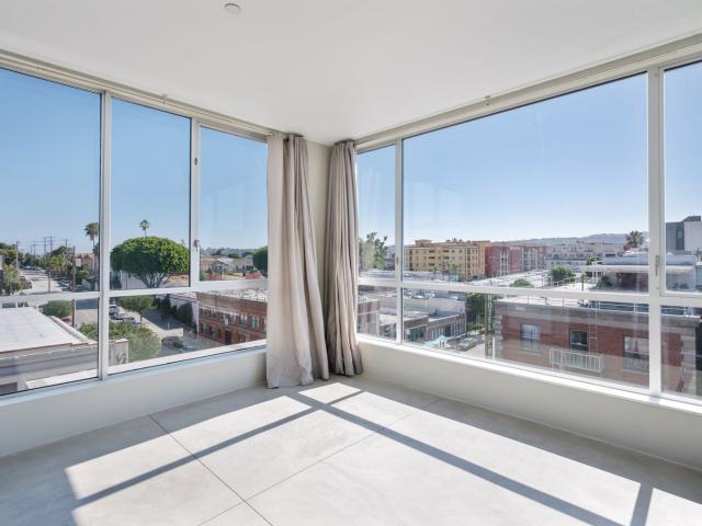 Penthouse unit in Centre Street Lofts San Pedro