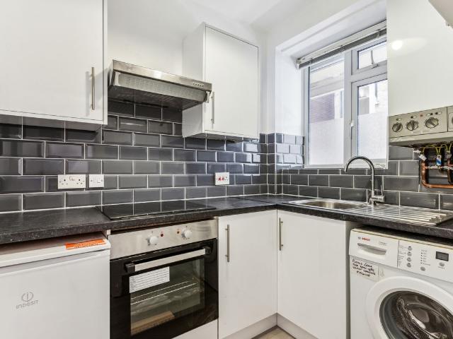 Pentonville Road, Angel N1, 2 bed flat to rent, £2,500 pcm | PrimeLocation