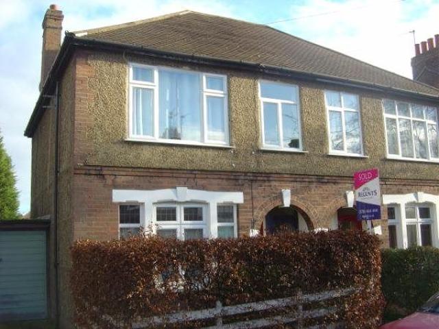 Penton Avenue, Staines TW18, 1 bed maisonette to rent, £1,375 pcm | PrimeLocation