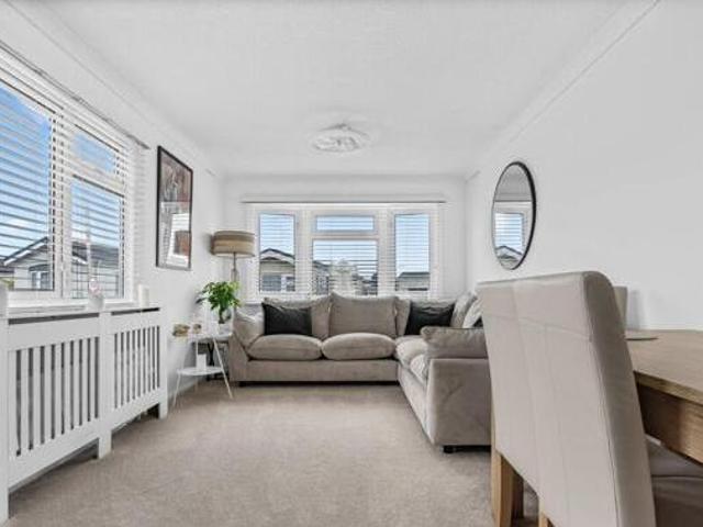 Penton Park, Chertsey, 2 Bedroom Park