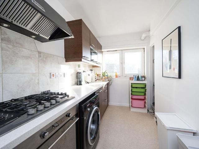 Penton Rise, King's Cross, London, WC1X 3 bed flat to rent £5,500 pcm £1,269 pw