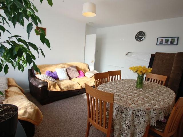 Pentland Crescent, West End, Dundee DD2, 2 bed flat to rent, £800 pcm | PrimeLocation