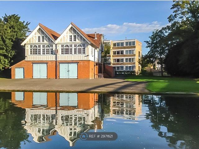 Pentlands Court, Cambridge CB4, 2 bed flat to rent, £2,100 pcm | PrimeLocation