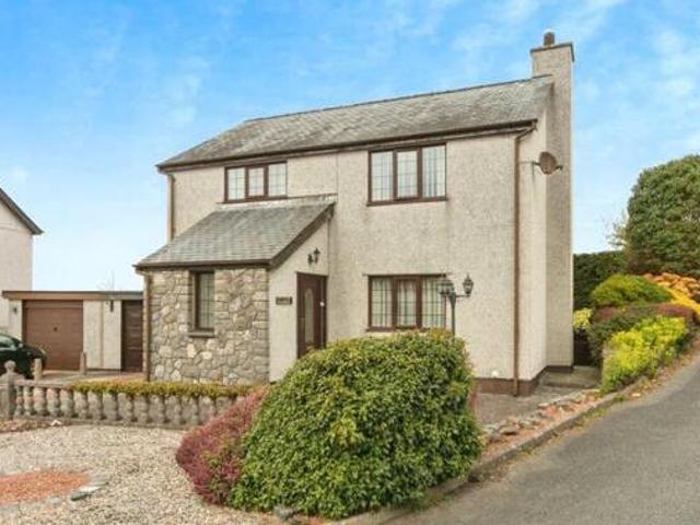 Pentre Berw, Gaerwen, 3 Bedroom Detached