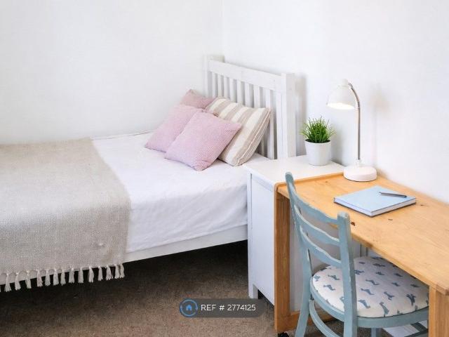 Penwerris Farm, Falmouth TR11, Room to rent, £650 pcm | PrimeLocation