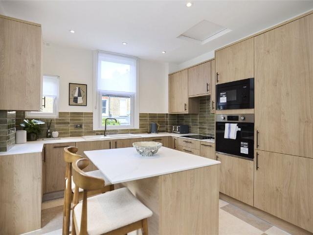 Penwith Road, London SW18, 1 bed flat to rent, £3,800 pcm | PrimeLocation